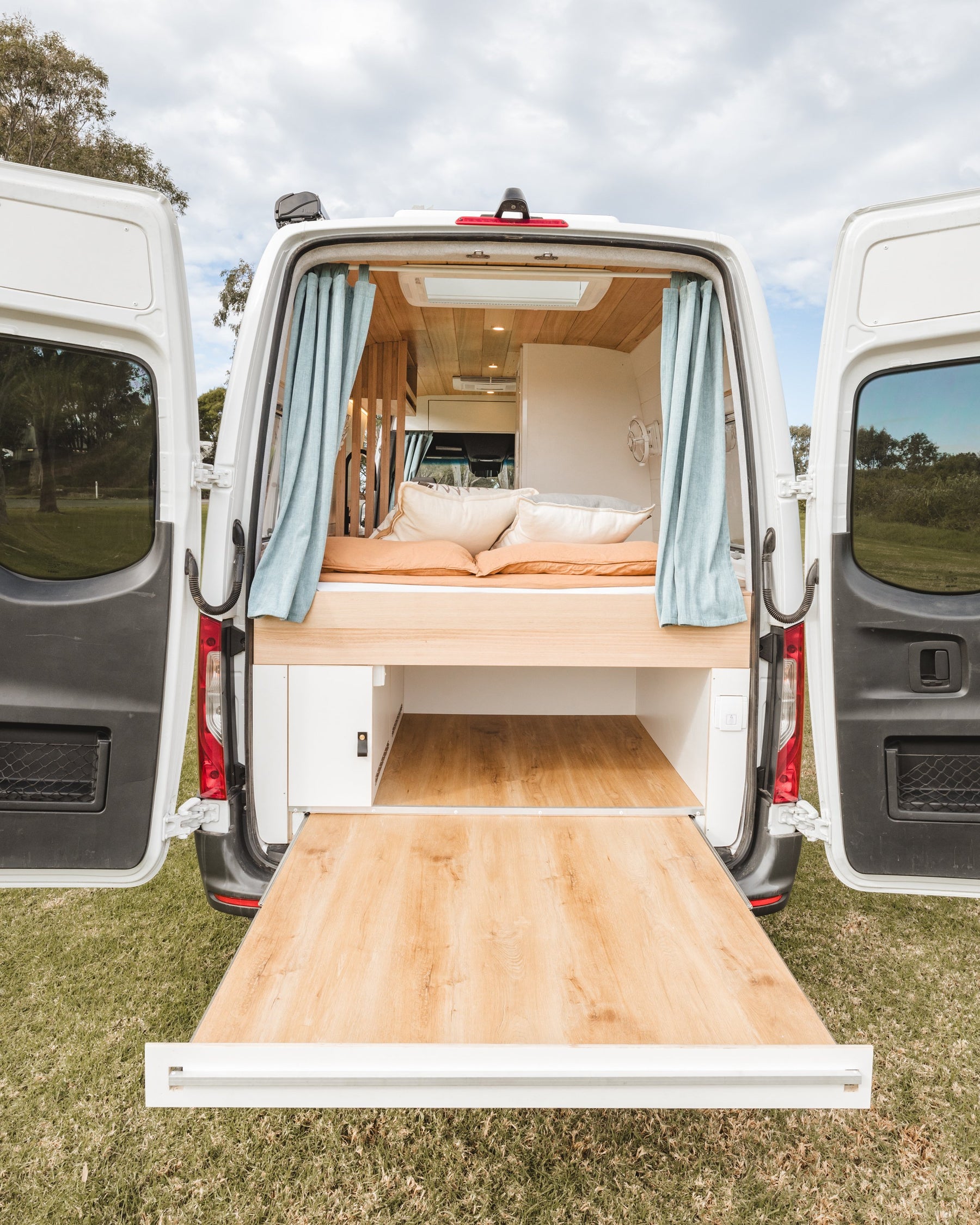 Mercedes-Benz Sprinter Fit-out Kit – Freeroamfitouts
